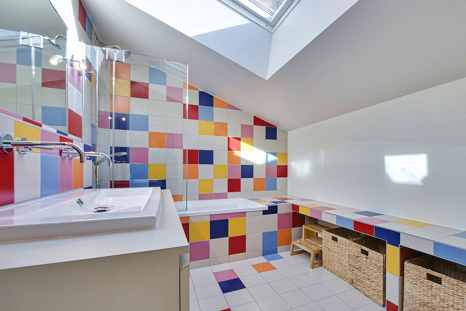 Multi-coloured Tiles that looks like Modern | Modern effect tiles