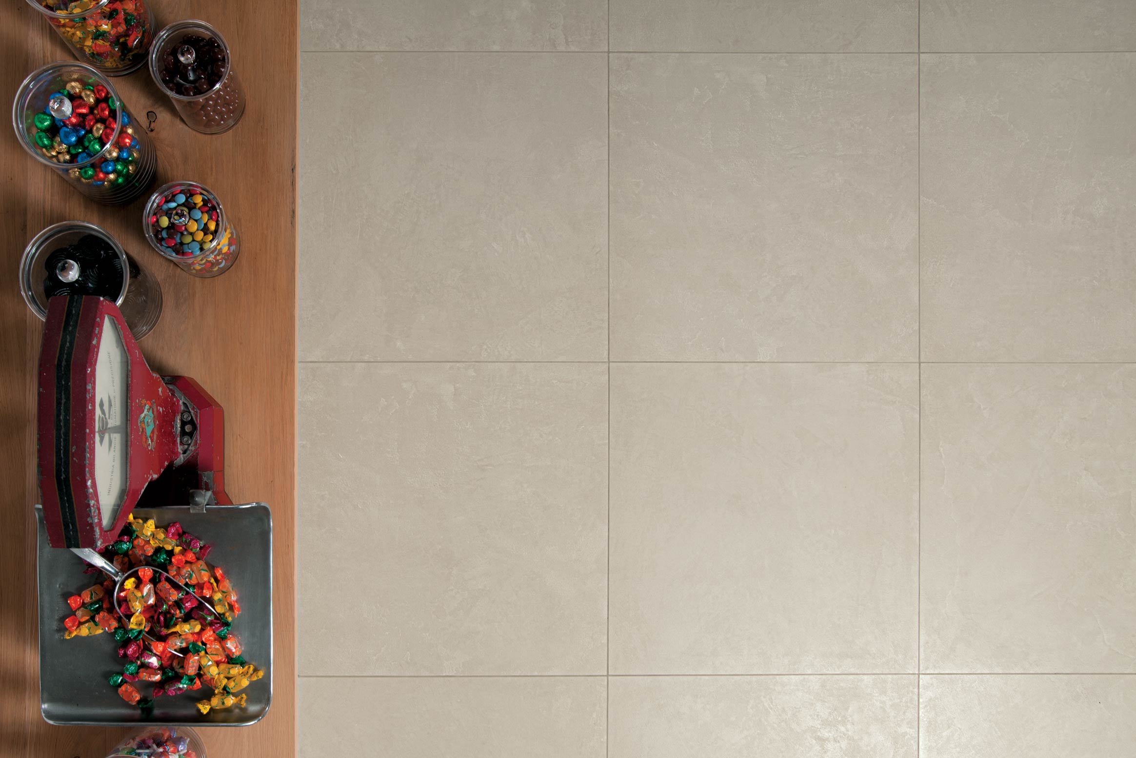 Zen: Resin effect ceramic tiles for interior floors and walls