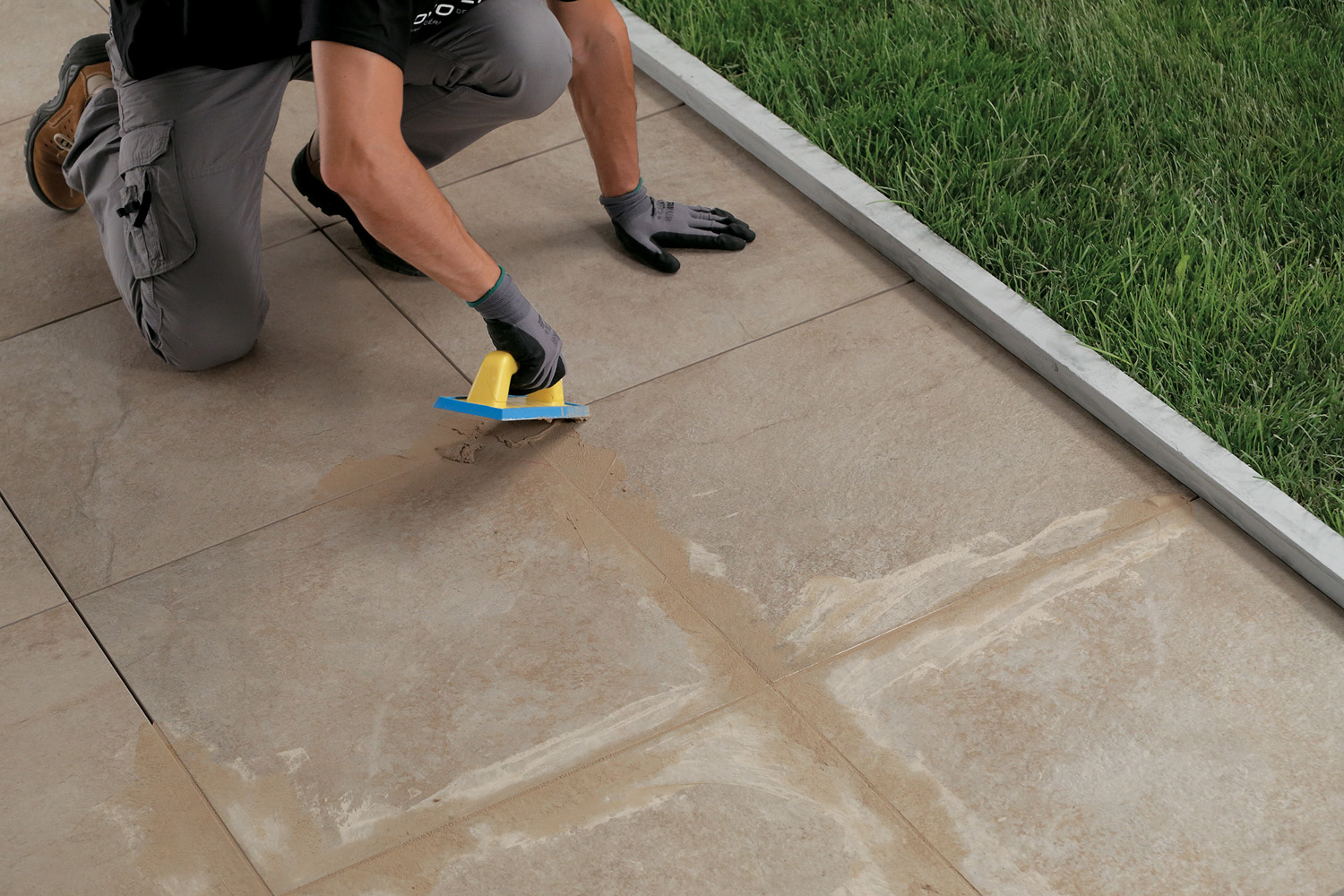 How to lay 2cm tiles using an adhesive technique? Novoceram Outdoor Plus